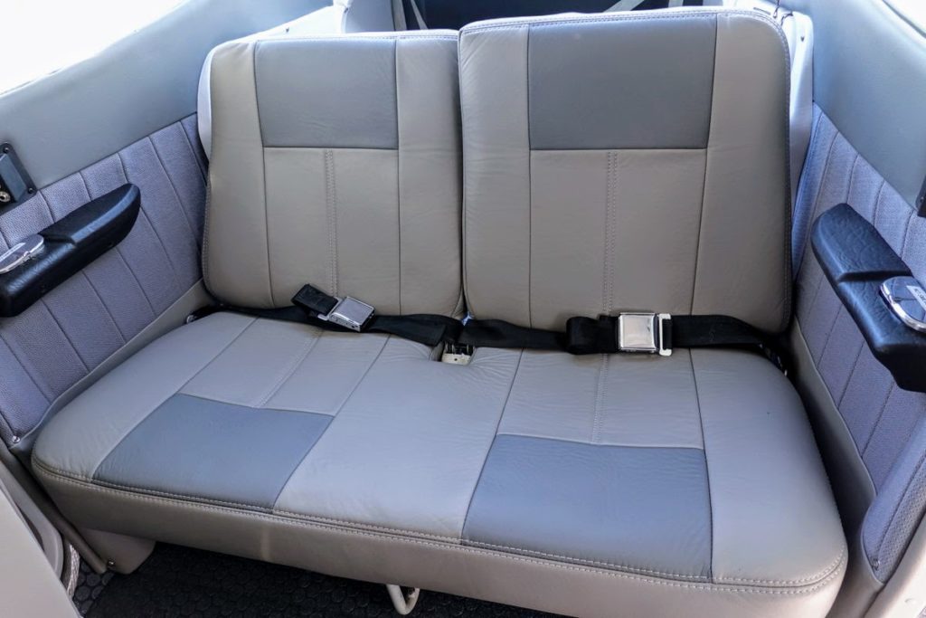 Cessna 182 Interior – Upper Valley Aviation